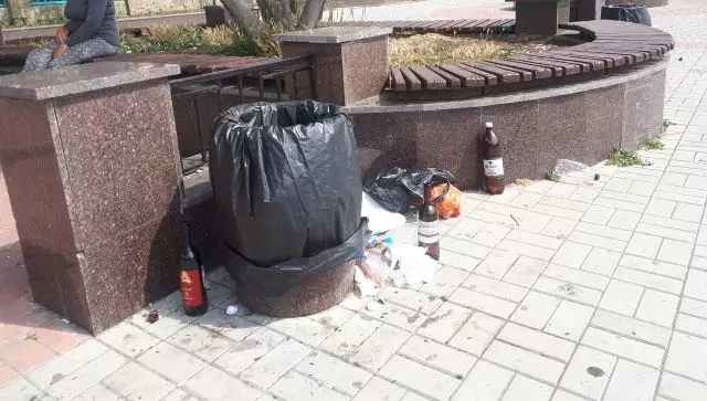 Officials explained why trash accumulates on the promenade of Koktebel