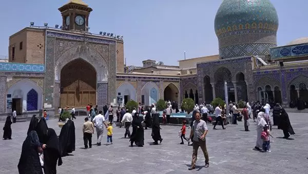 Errusiak eta Iran turistentzako bisak bertan behera uzteko asmoa dute