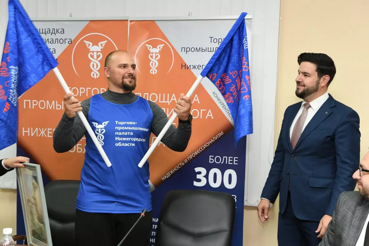 Vafambi Sergey Sergey inobata vakashanyirwa nizhy novgorod mukati meBaikal Ecolike Bike Row