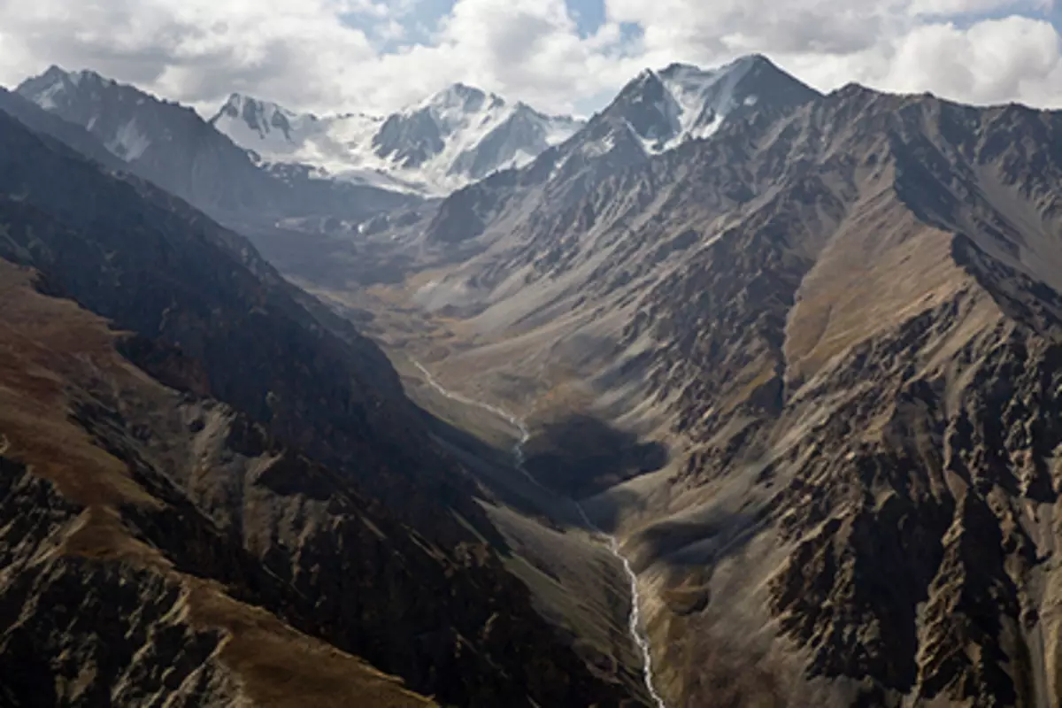 El operador turístico de Tajik se negó a salvar a los rusos en las montañas