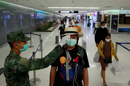 Таиланд туристтер үчүн карантинди узартат
