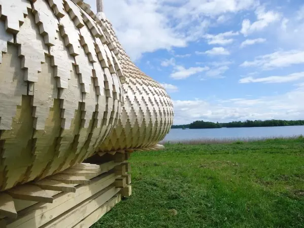 Pārtraukuma laikā starp Pasaules kausa 2018. gada spēlēm fani atbilst Ziemeļrietumu svētnīcām