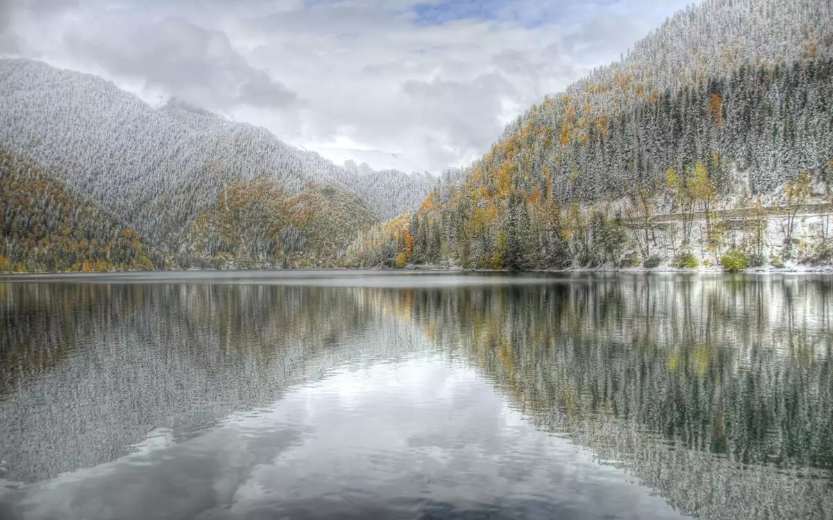 នៅ abkhazia? រដូវរងារ? យើង​ទៅ! អ្វីដែលត្រូវធ្វើនៅរមណីយដ្ឋាននៅពេលដែលសមុទ្រត្រជាក់ហើយព្រះអាទិត្យមិនក្តៅទេ