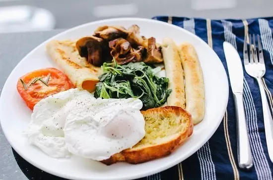 Hoteler recommandéiert Gäscht fir Gäscht oder Menu ze ernähren