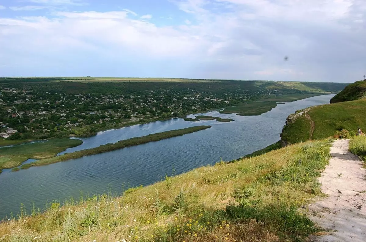 Gaaschtbar Moldova: Teerotypen vun Touristen iwwer eist Land