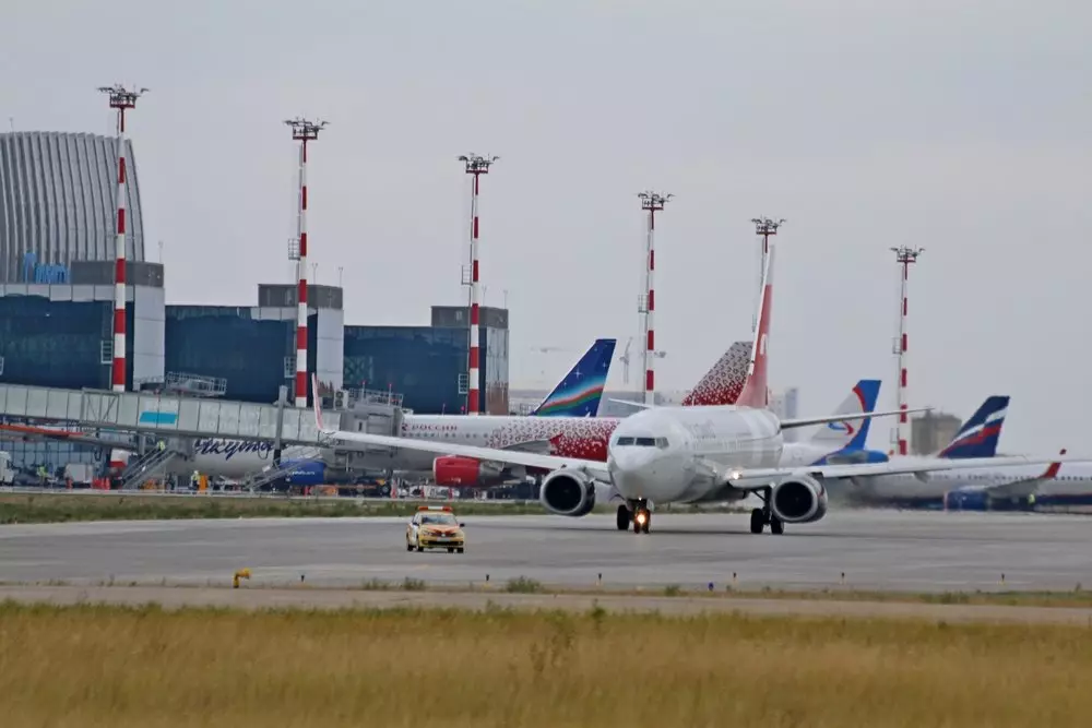 Las aerolíneas extienden los vuelos a Crimea en otoño debido a la alta demanda