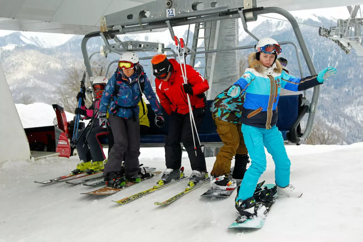 Turisti v Sochi pozimi so začeli izbrati obalni grozdo pogosteje zaradi nizkih stroškov