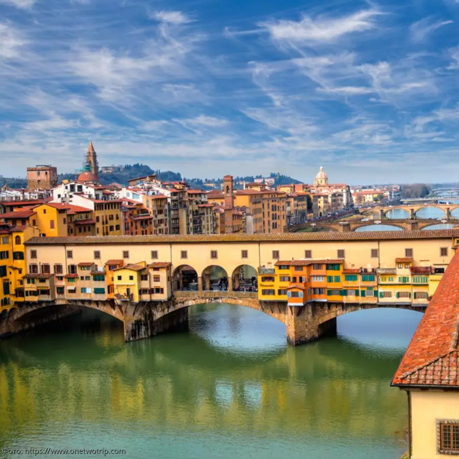 Ponte Vecchio - 中世紀的令人難過的令人糟糕的橋樑和現代性的金橋