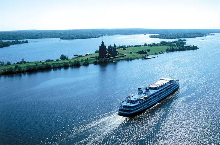 I turisti dell'Europa occidentale hanno comprato tutti i biglietti per i fiume Cruises in Russia