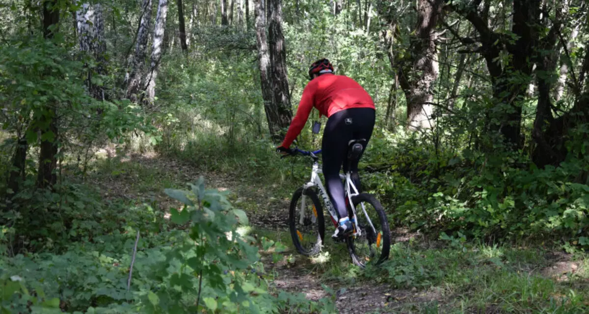 Na zona de alienação, Chernobi lançou ciclistas turísticos