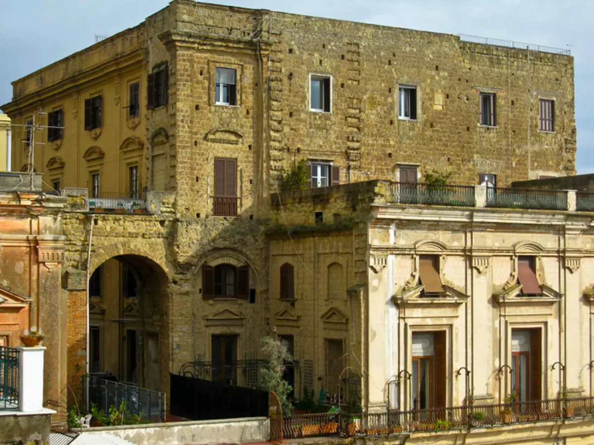 Donna Anna Palace - Napels, Italië. Oorsig, foto's, geskiedenis toerisme-aantreklikhede 304407_1