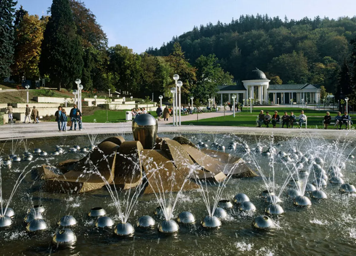 Pevanje fontane, Marianske Lazne, Karlovy Vary, Češka, Evropa