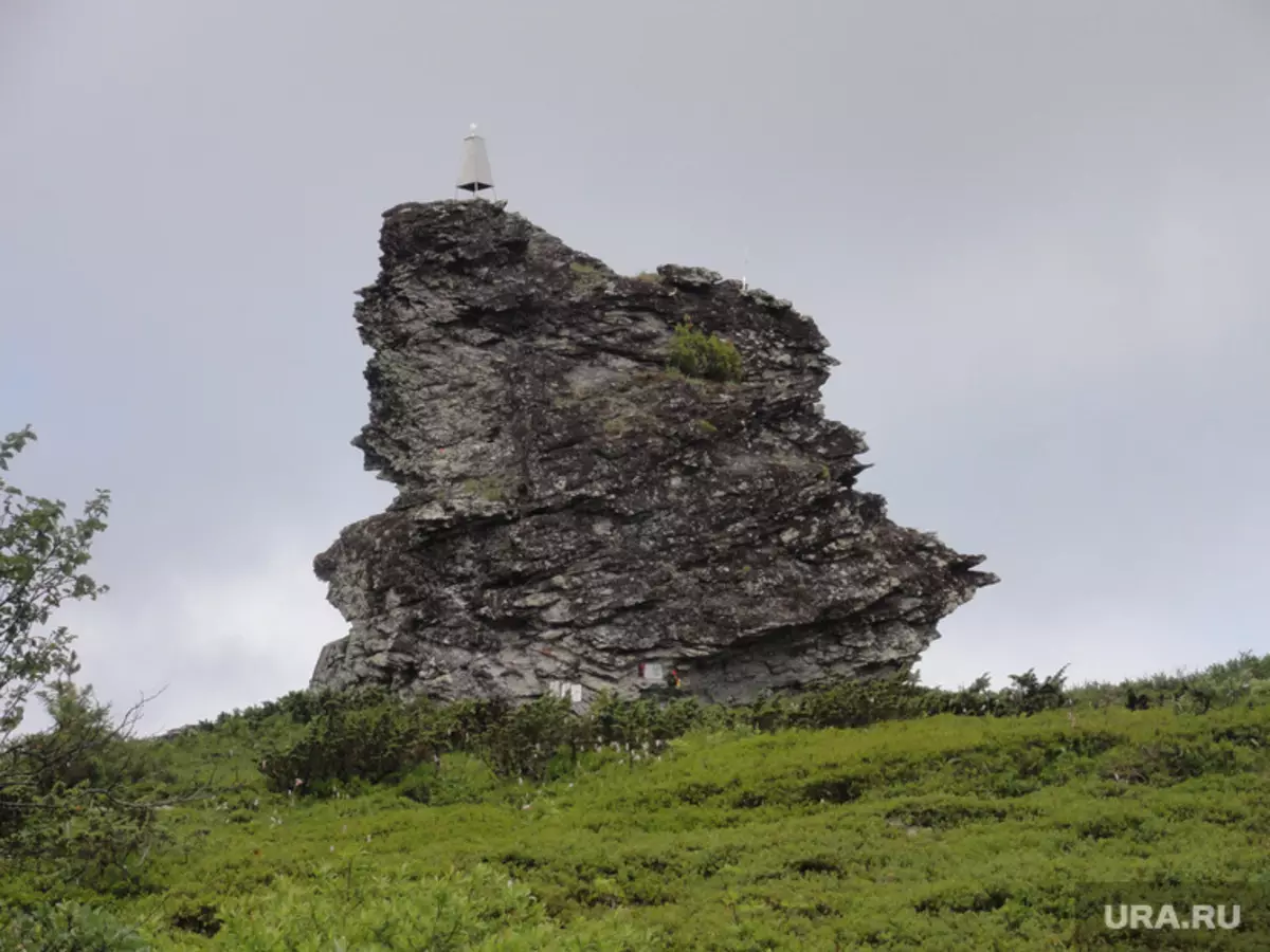 I luga o le fuaitau o dyatlov, turisi taufaamatau se lamatiaga fou