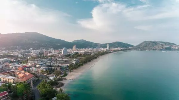 Phuket tiende una catástrofe y se convierte en una isla fantasma.