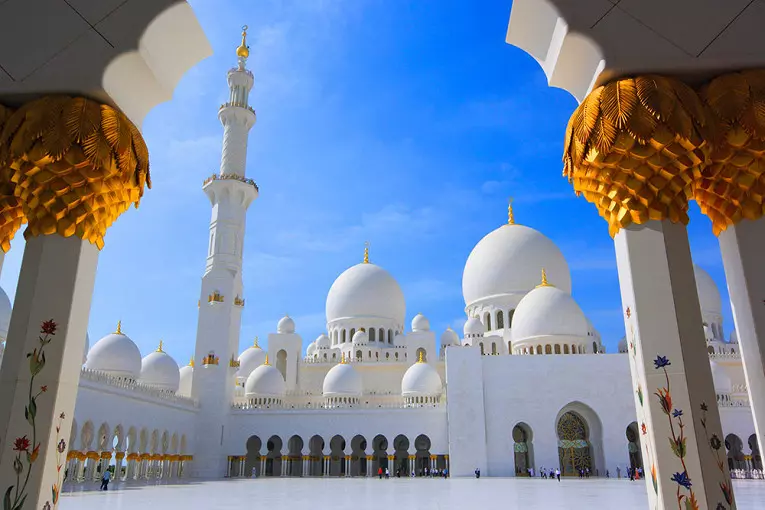 Mosque Shayha Zayha Big, Abu Dhabi, UAE, an Meánoirthear