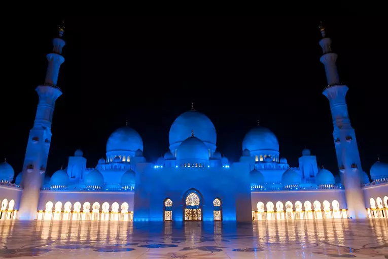 Mosque Shayha Zayha Big, Abu Dhabi, UAE, an Meánoirthear