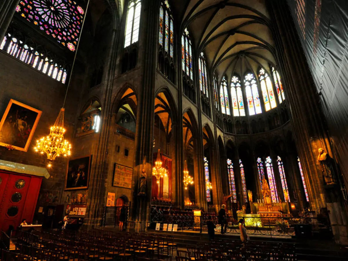 Katedral sa Pagsaka sa Birheng Maria, Clermont Ferrand, Overlin ug Limousine, Pransiya, Europe