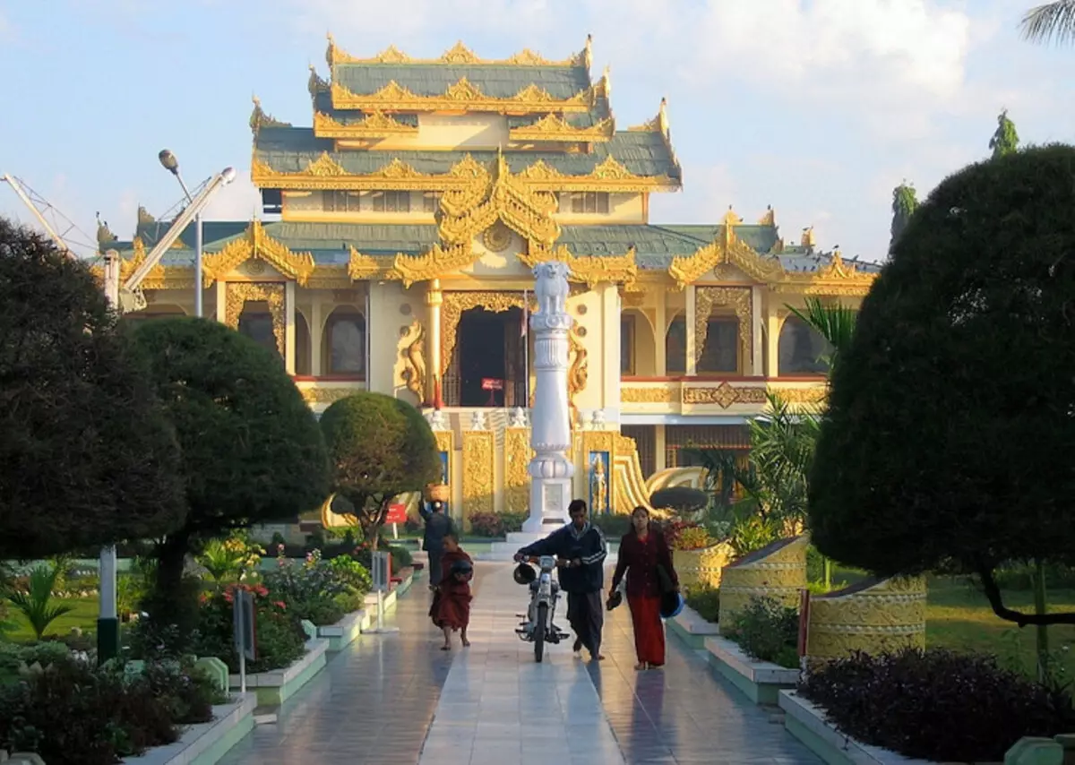 Buddist Templ Maxamuni / Pagoda Maxamuni, Mandalay, Myanma, Osiyo