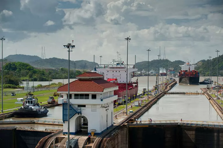 Panama Canal, Bajarê Panama, Panama, Amerîkaya Bakur û Karibik