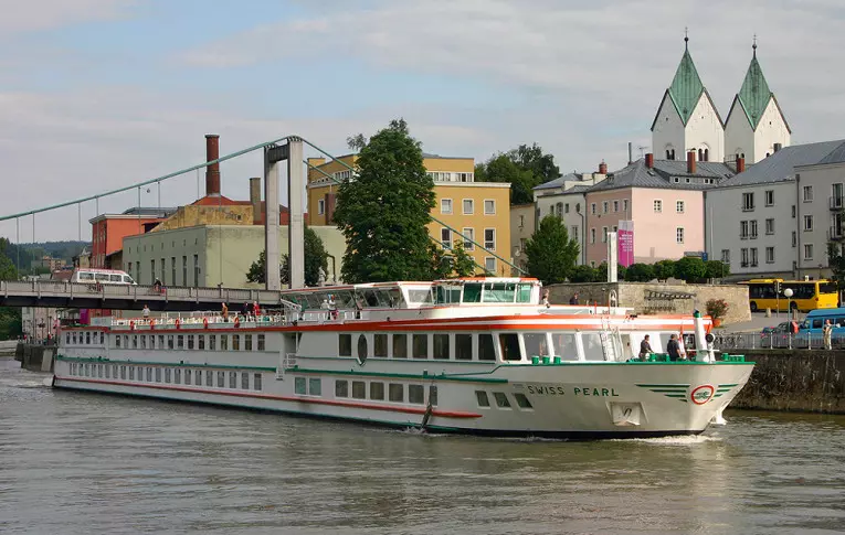 Nabrzeże Dunaj, Passau, Bawaria, Niemcy, Europa