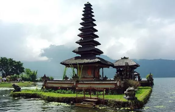 Bali entrou na lista de lugares, moito mellor non andar