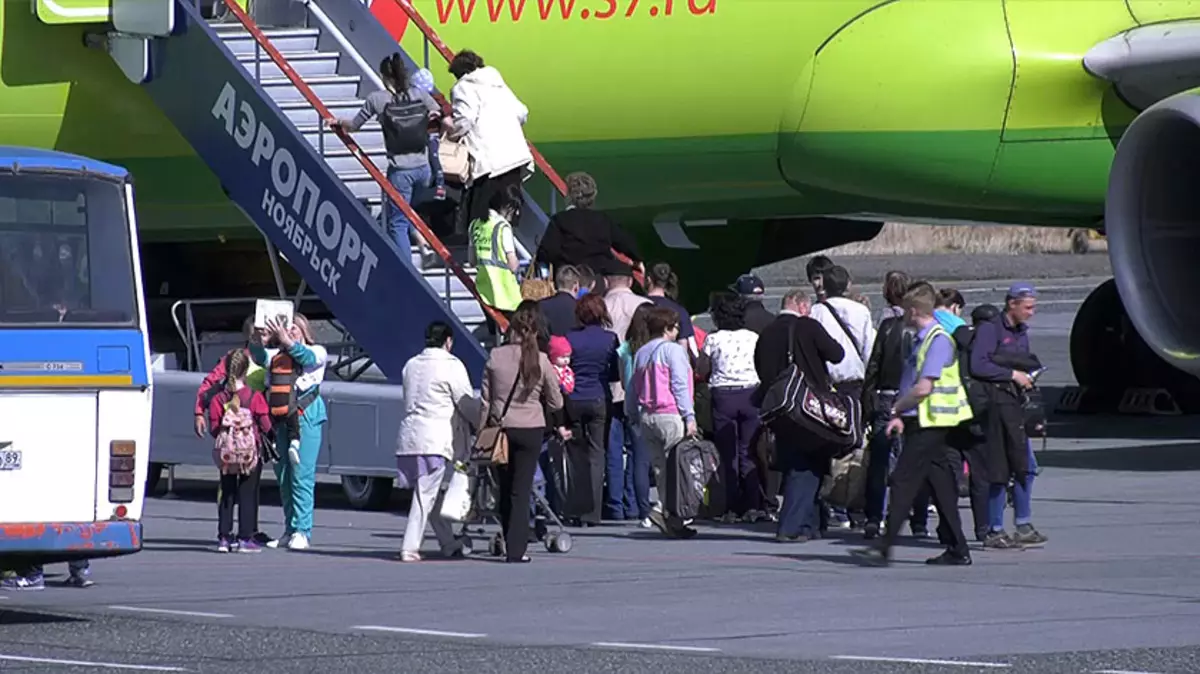 Ar Yamal, seolfar ticéid fhabhracha do theaghlaigh mhóra ar díol cheana féin i mí Aibreáin