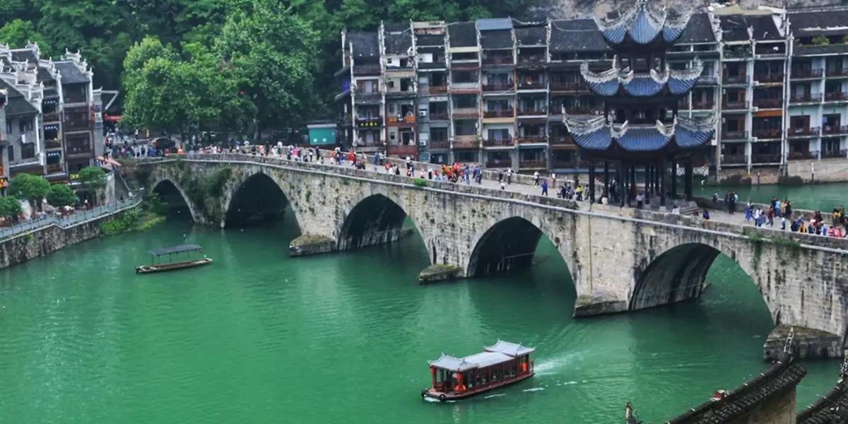 Piękny krajobraz w starożytnej wiosce na południowy wschód od Prov. Guizhou.