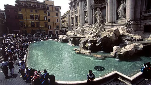 Coins from the Roman Fountain Trevi will go for charity