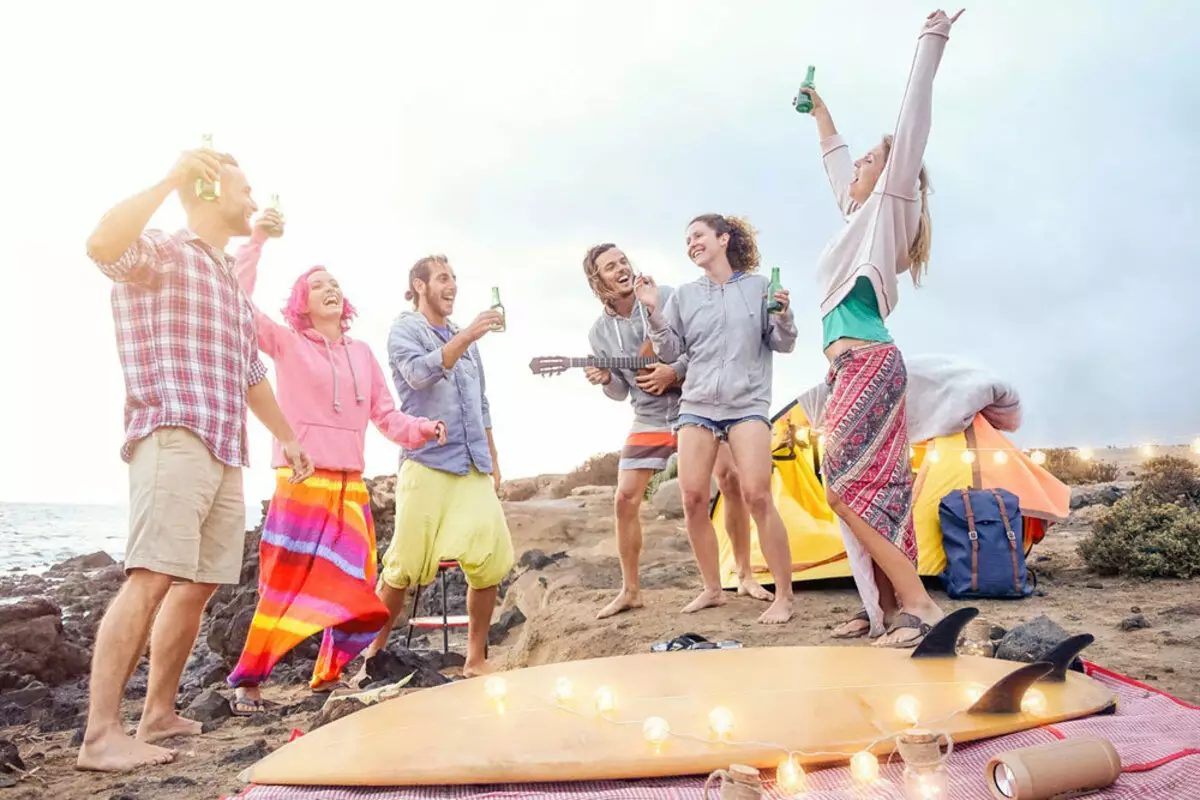 Os turistas em Ibiza e Mallorca serão multados por embriaguez de férias