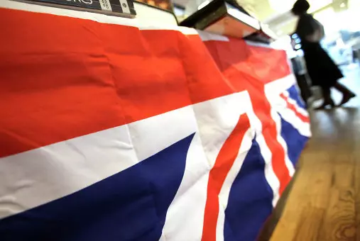 Thomas Cook zavře desítky cestovních kanceláří ve Velké Británii