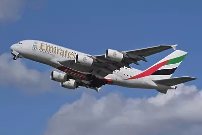 D'Airline emiréiert Fluchgesellschafte kënnen aus Domodovo Fluchhafen zu Khemnetypo goen