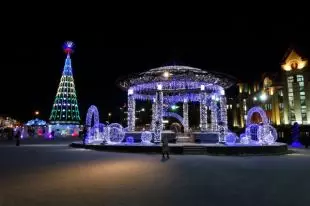 Christmas Christmas. ວິທີທີ່ Khanty-Mansiysk ກໍາລັງກະກຽມສໍາລັບການຕ້ອນຮັບ