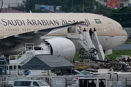 Aerolínea árabe introduciu un código de vestimenta para pasaxeiros