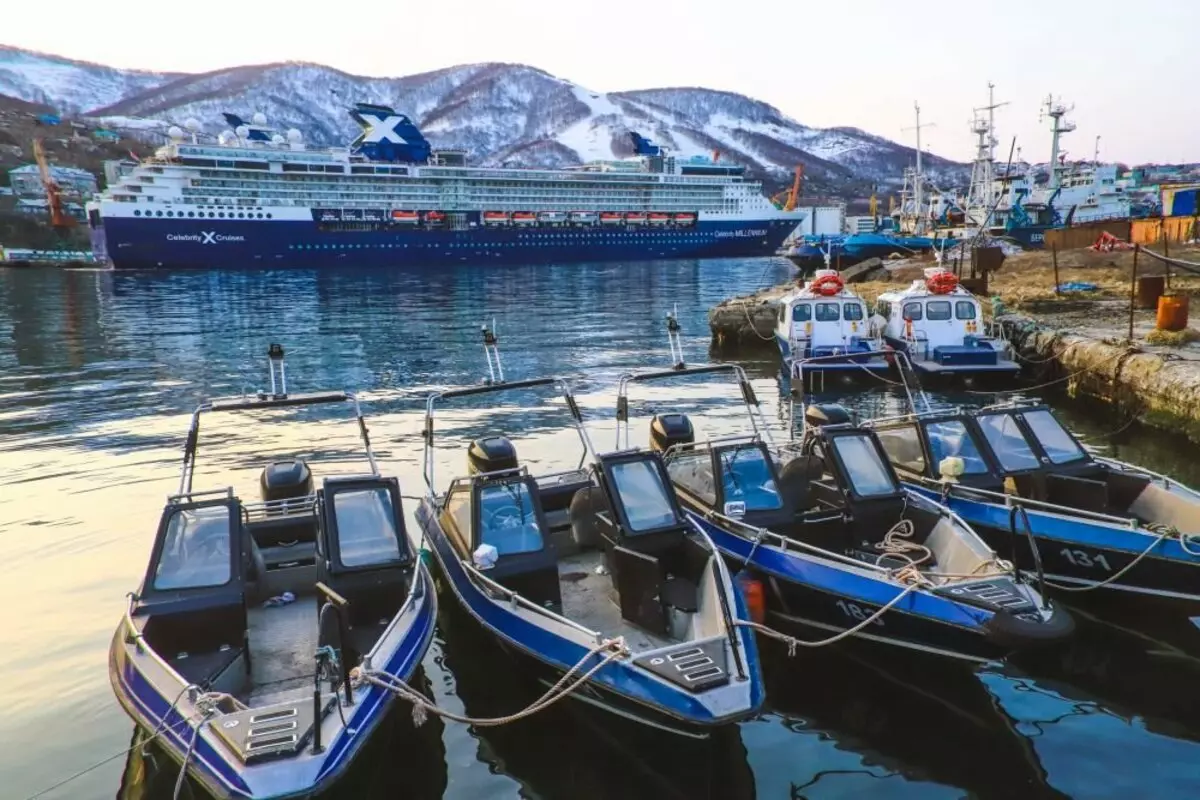 Liner Celebrity Millennium otwarty na sezonie Cruise Kamchatka