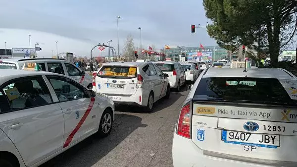 Taxi drivere basting i Madrid blokkert kirkegården