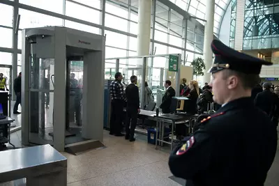 I VIP Hall of Domodedovo Airport den 4 december var gränskontrollen organiserad