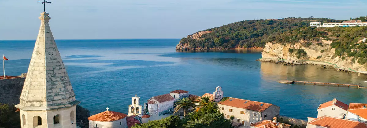 En Budva, cada turista podrá obtener lo que quiere.