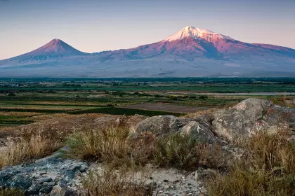 Kufunikira kwa A Russia kwa Tchuthi Chatsopano cha Chaka Chatsopano ku Armenia kwakula