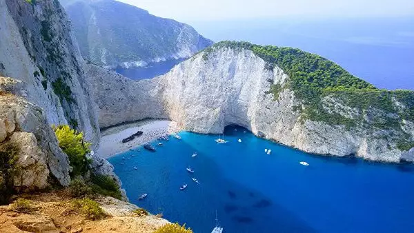 U Grčkoj je dio jedne od najpopularnijih plaža zatvoren od turista.