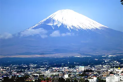 Chinn údaráis na Seapáine rochtain turasóireachta a theorannú ar Fuji