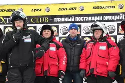 Snowmobile kev ua kom tiav pib los ntawm Yekaterinburg mus rau sab qaum teb hiav txwv