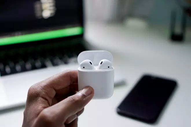 Feem ntau cov AirPods hauv Russia muab tawm los ua kev cai