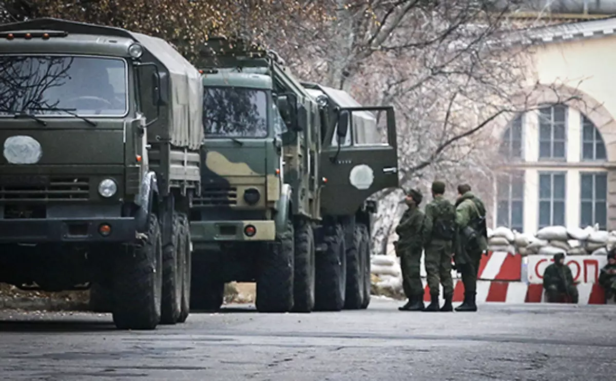 軍用卡車和特種設備搬到了明斯克的中心 - 門戶/新聞