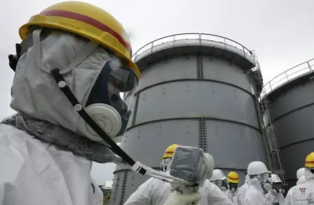 "ఇది కొద్దిగా కనిపించడం లేదు": Fukushima-1 - పోర్టల్ / వార్తలతో వ్యర్థాలను రీసెట్ చేయడానికి రష్యా మరియు ప్రపంచాన్ని బెదిరిస్తుంది